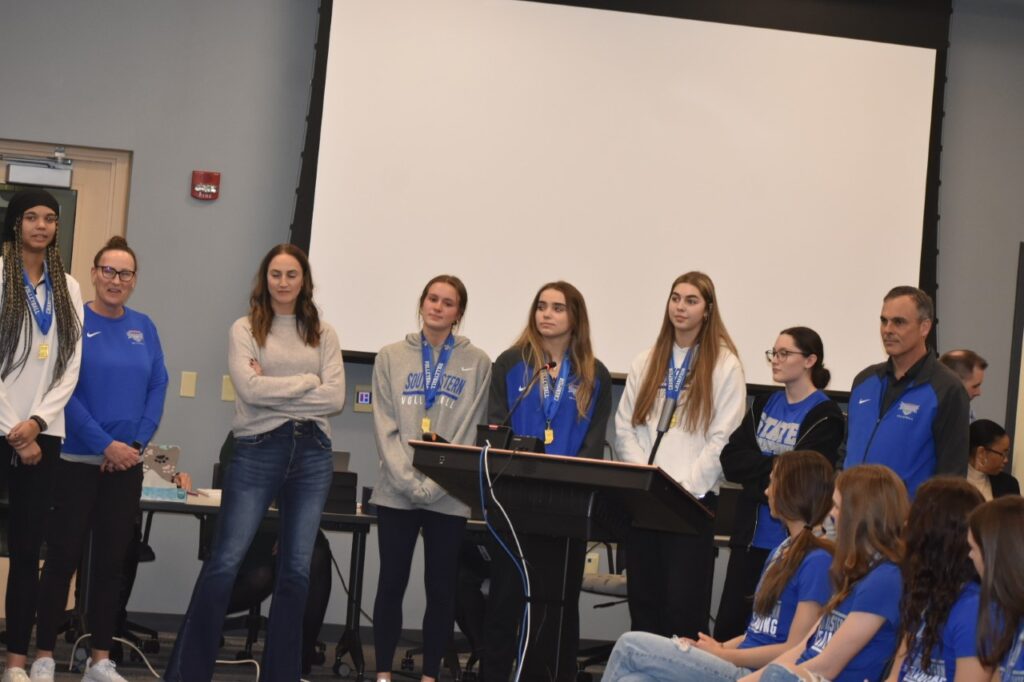 HSE Board honors teams, welcomes new administrators | LarryInFishers